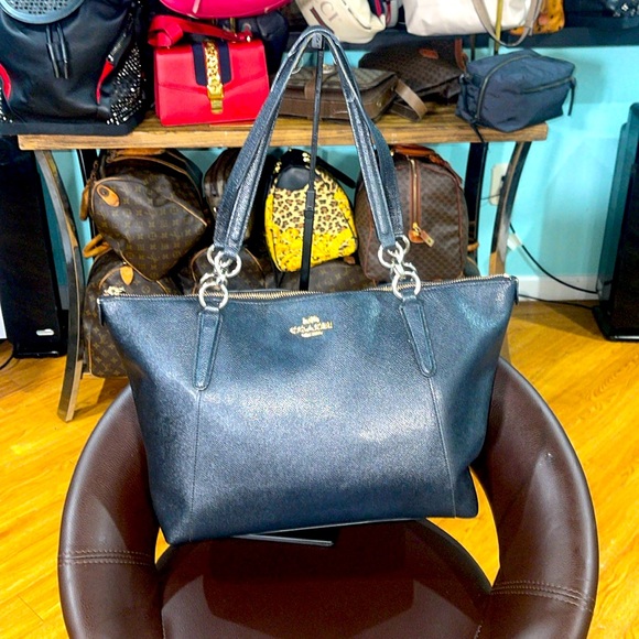 Bags | Coach Navy Leather Zippered Shoulder Tote | Poshmark